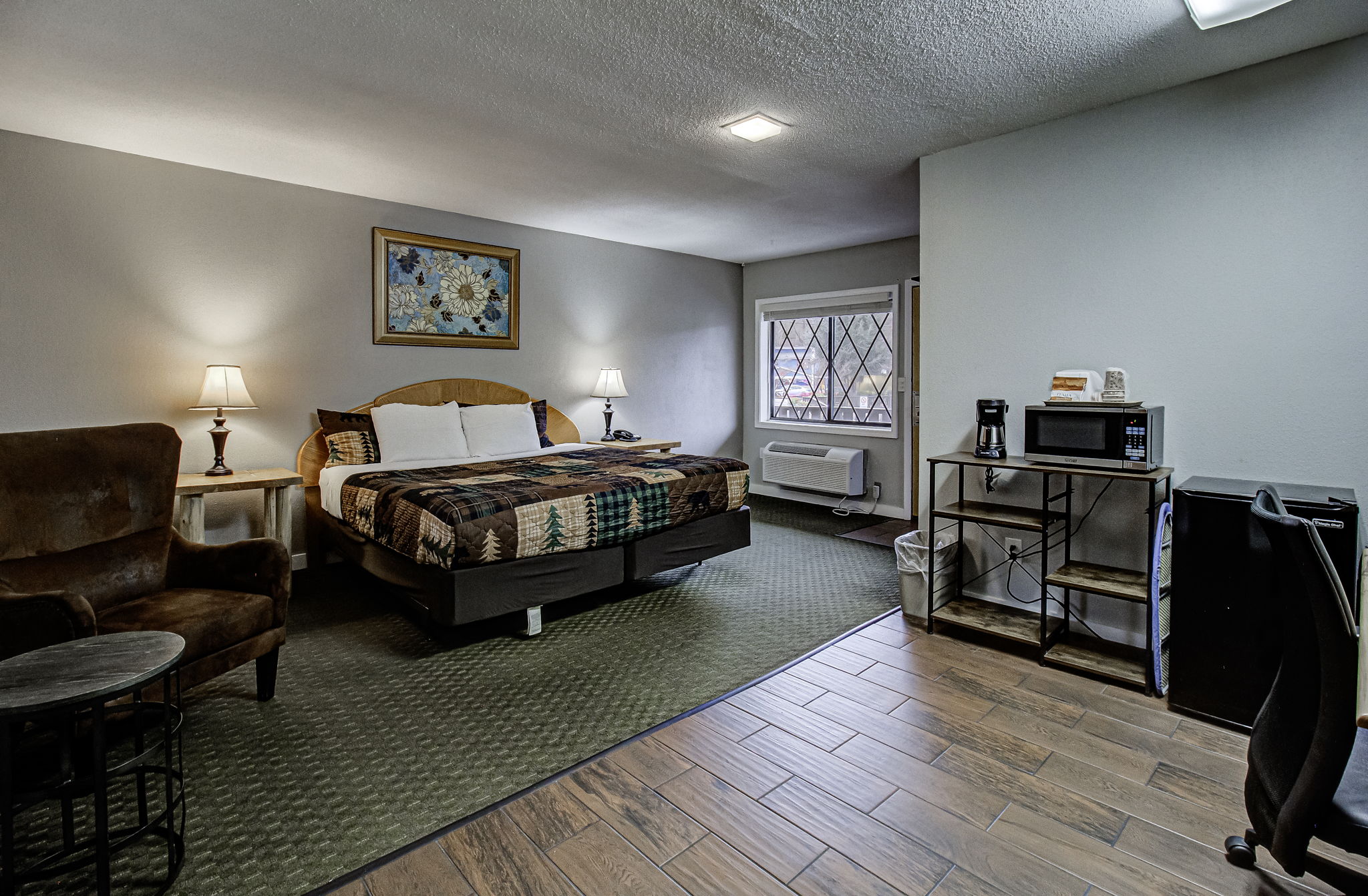 Brookside Lodge - On the River | Downtown Gatlinburg TN Hotel